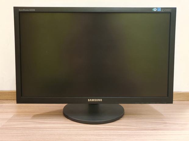 Samsung SyncMaster B2240 monitor (FULL HD) - odlično ohranjen