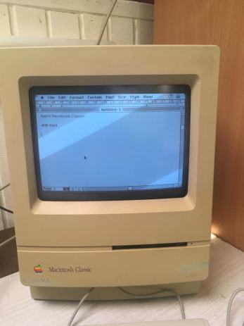 Apple Macintosh Classic **1990**