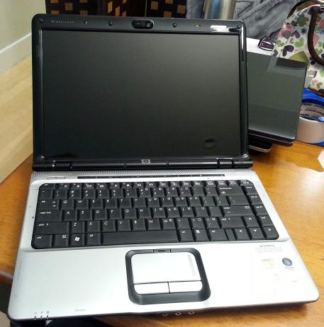 Prenosnik HP Pavilion DV2000: AMD,14″LCD v okvari