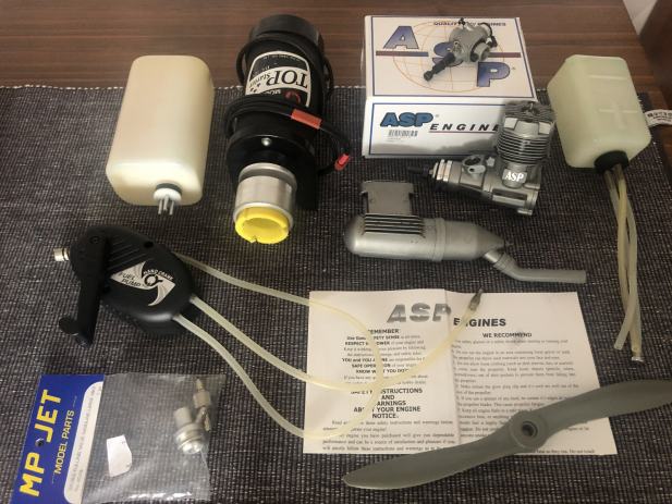 ASP 46 modelarski motor z dodatki prodam