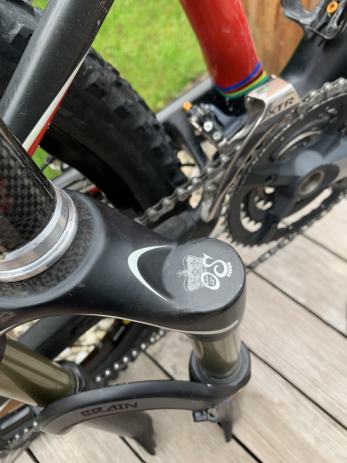 SPECIALIZED BRAIN FUTURE SHOCK E100 (Fox, Rock Shox)