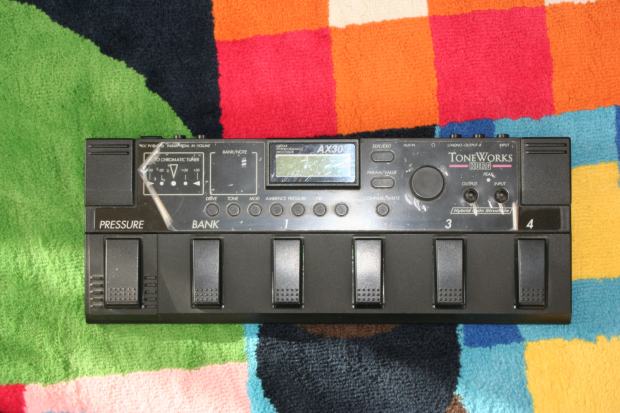 Kitarski multiefekt Korg AX30G