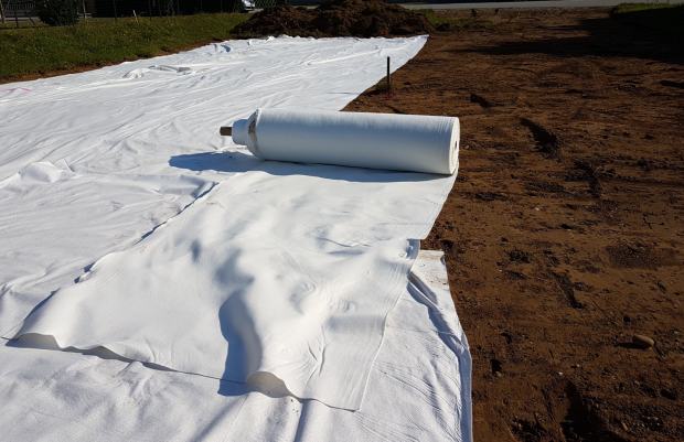 gradbeni filc 300g 2,5m širina