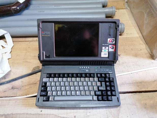 Vintage prenosnik - laptop 386 Bondwell l. 1990