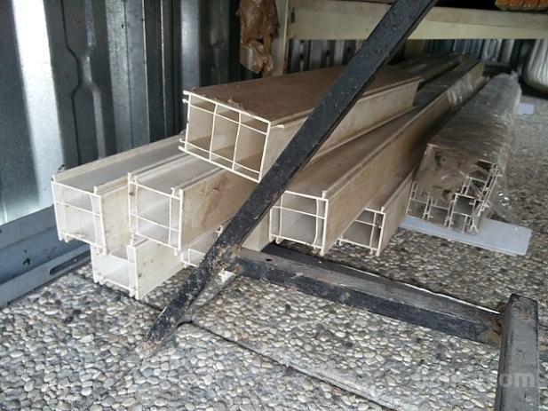 Barvane lesene zaključne letvice za okna in vrata