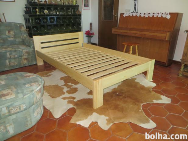 Postelja 120x200, masivni naravni les smreka, nova