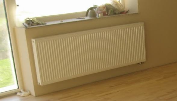 Radiatorji Korado/Bial, priklop spodaj L ali D, s priklopom in nosilci