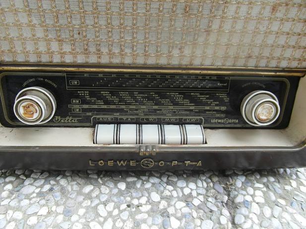 RADIO LOEWE OPTA