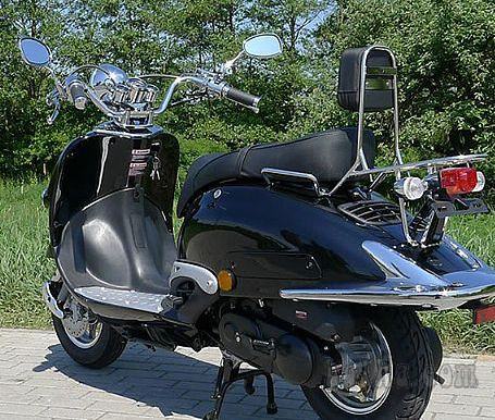 Baotian RETRO MAX 25kmh BREZ ČELADE IN REGISTRACIJE SKUTER SCOOTER ...