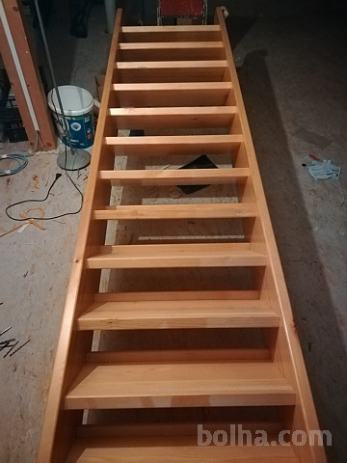 Notranje lesene stopnice