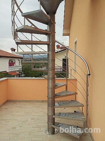 STOPNICE SPIRALNE KROŽNE OKROGLE KUPIM