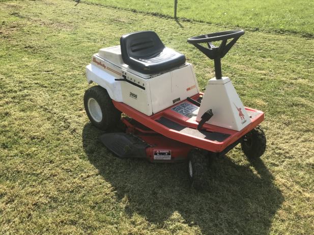 Vrtni traktor Simplicity 3108