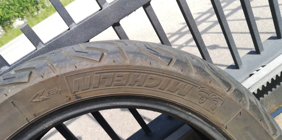Guma 140/70/14 za motor MP3 Piaggio