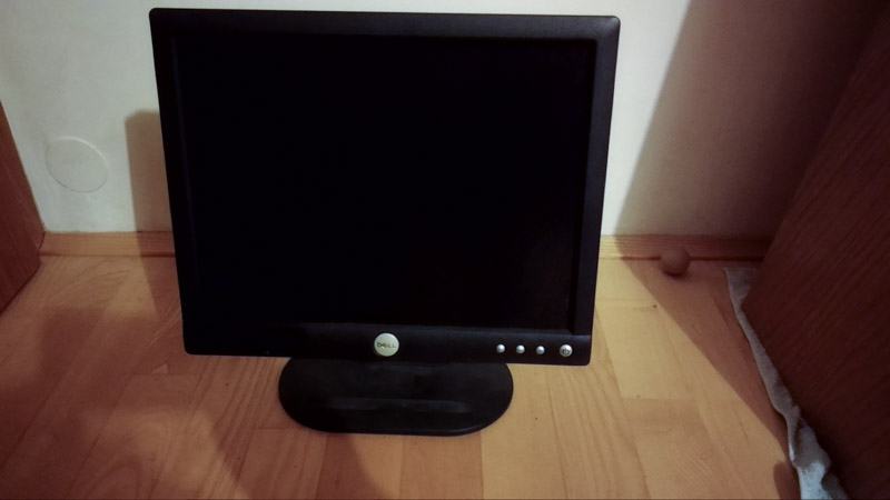 Podarim 15 Dell monitor