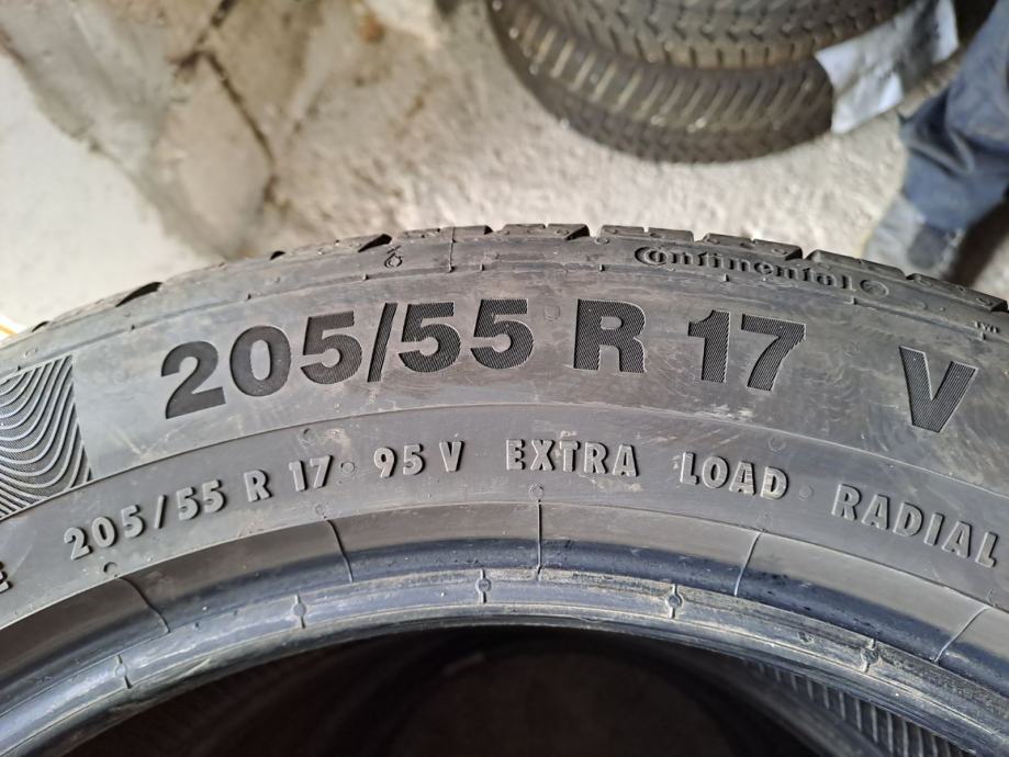 Pnevmatike Continental 205/55/17 poletna Količina: 4
