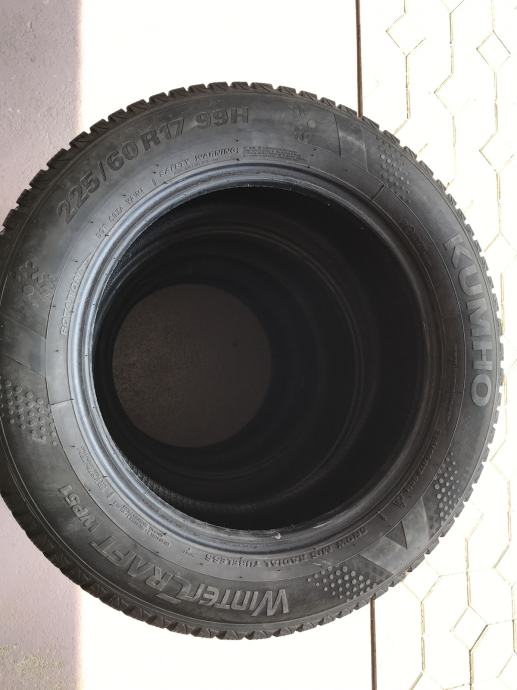Pnevmatike Kumho 225/60/17 zimska Količina: 4