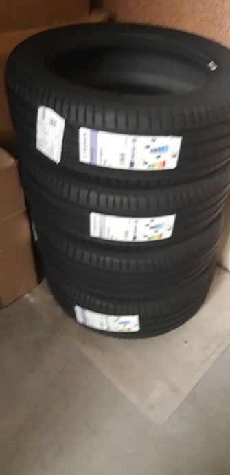 Pnevmatike Michelin 215/55/17 poletna Količina: 4