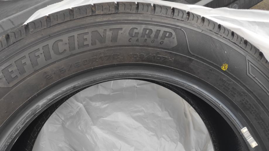Pnevmatike Traffic Goodyear 215/60/17C, poletna Količina: 4