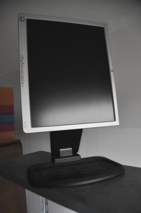 HP L1740 - LCD 17 monitor