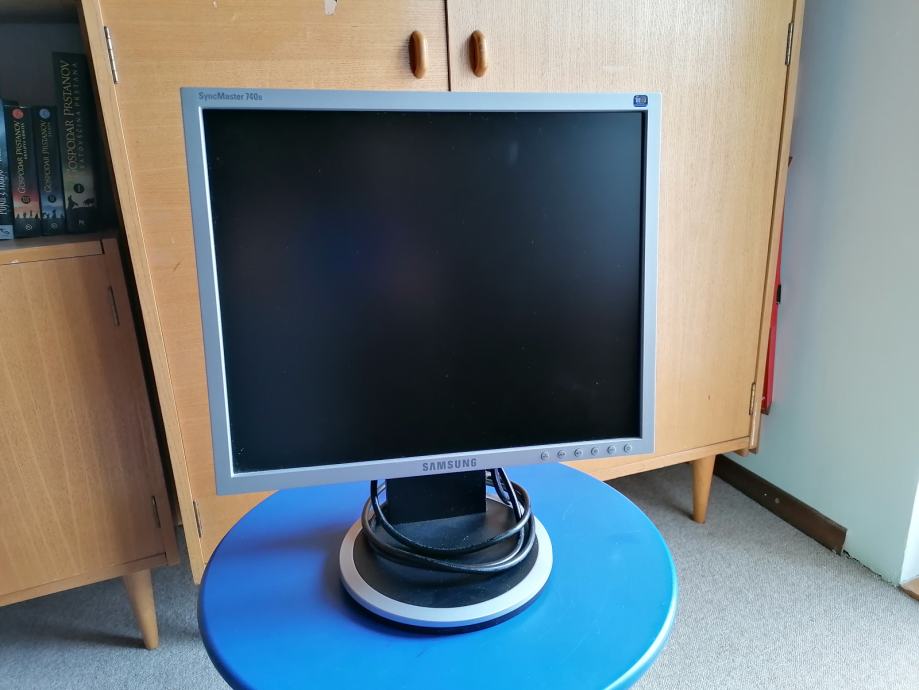 17 inch LCD Monitor Samsung SyncMaster 740 B.