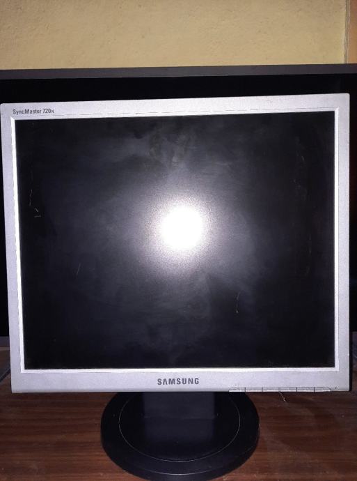 Samsung SyncMaster 720N - LCD monitor