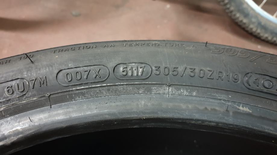 Pnevmatike Michelin Pilot Sport CUP 2 305/30/19, 2kos