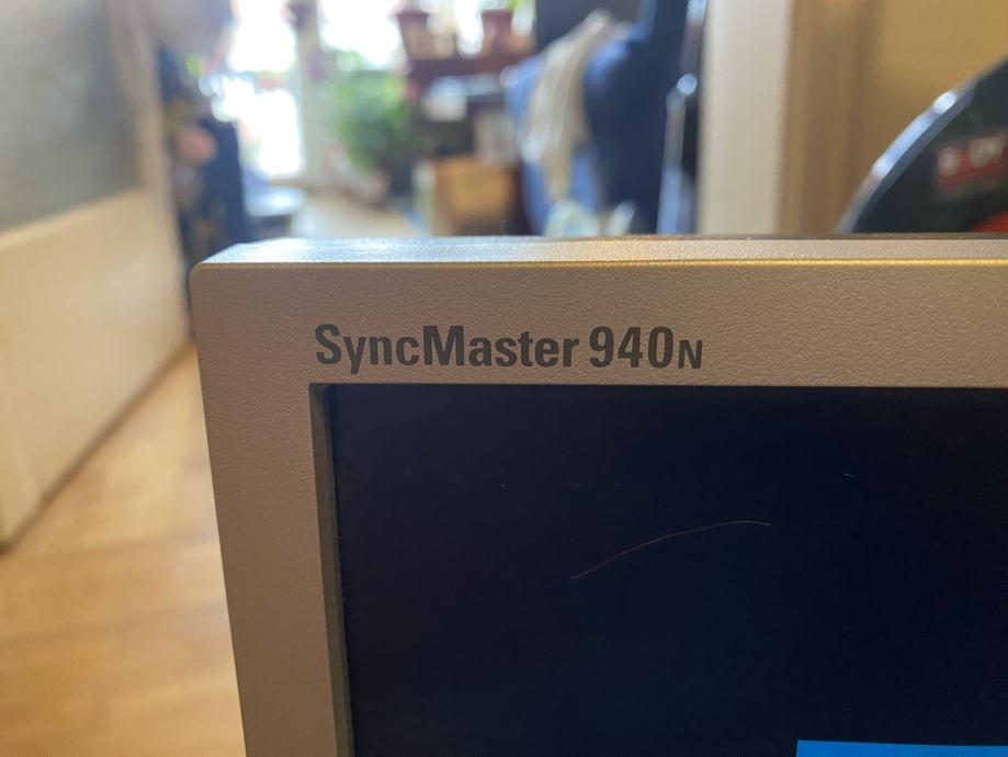 19 monitor Samsung SyncMaster 940N