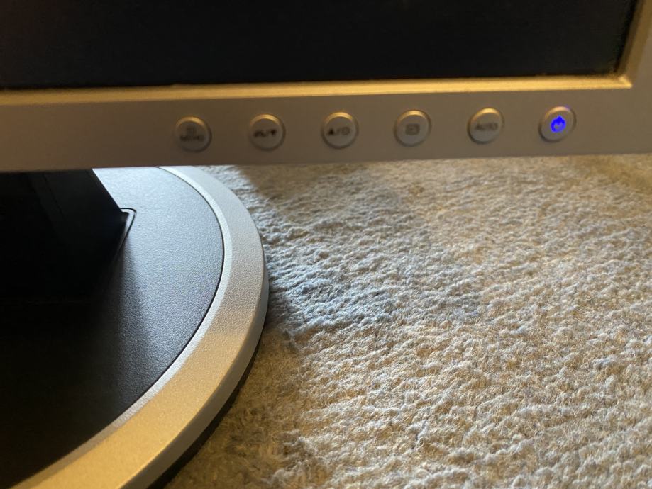 19 monitor Samsung SyncMaster 940N