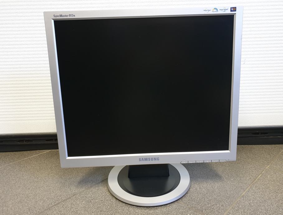 LCD monitor Samsung SyncMaster 913N