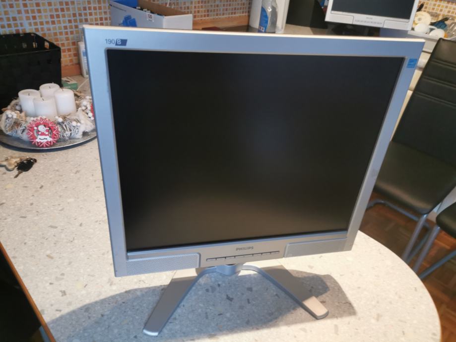 LCD PHILIPS 190B z vsemi kabli (220v+VGA) - 10 evrov