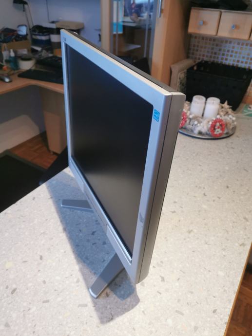 LCD PHILIPS 190B z vsemi kabli (220v+VGA) - 10 evrov