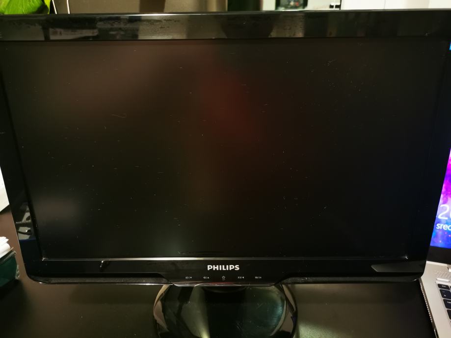 Prodam 19 LCD monitor Philips 192E2