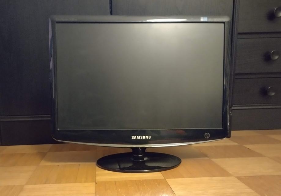 Samsung SyncMaster 2032BW 20 (50,8 cm), resolucija 1680x1050, VGA/DVI
