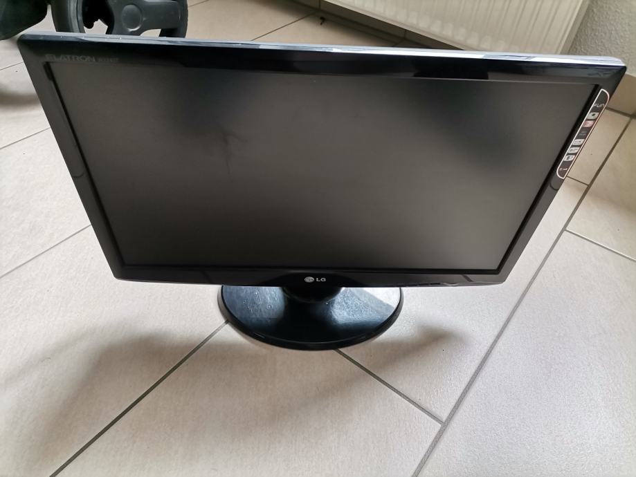 22 inch Class Widescreen LCD Monitor za računalnik