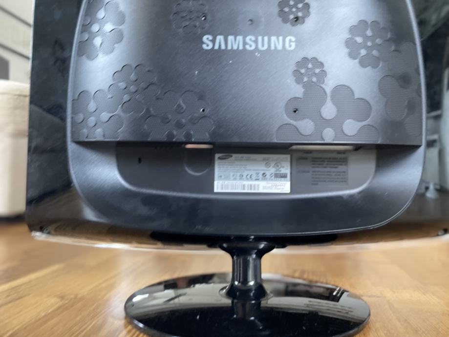 Samsung 2233BW 22 LCD monitor