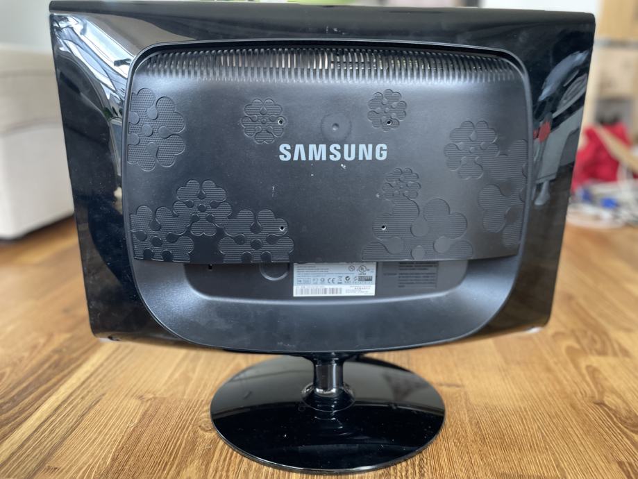 Samsung 2233BW 22 LCD monitor
