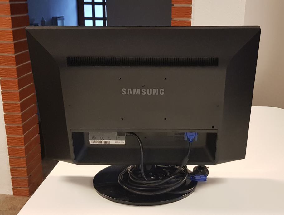 Samsung 2253BW računalniški monitor