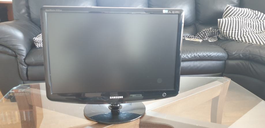 Samsung SyncMaster 2232BW 55.9 cm (22) 1680 x 1050 pixels Black