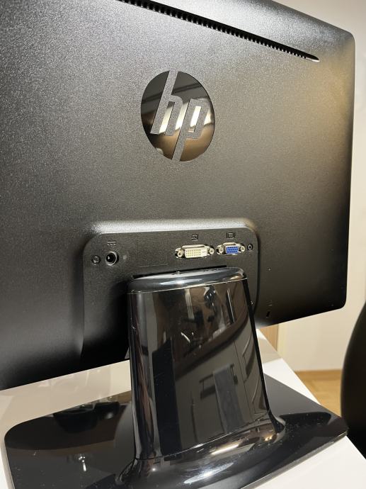 Monitor HP 2211x, 22 palčni