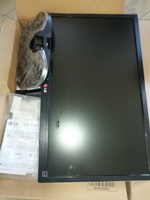 Prodam led lcd monitor cisto nov neuporabljen