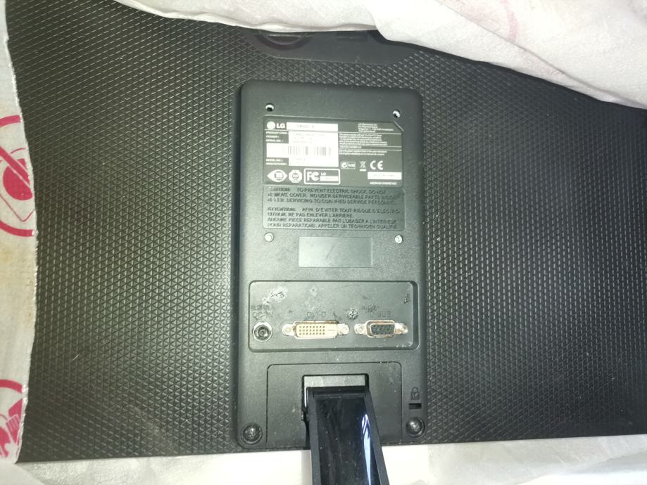 Prodam led lcd monitor cisto nov neuporabljen
