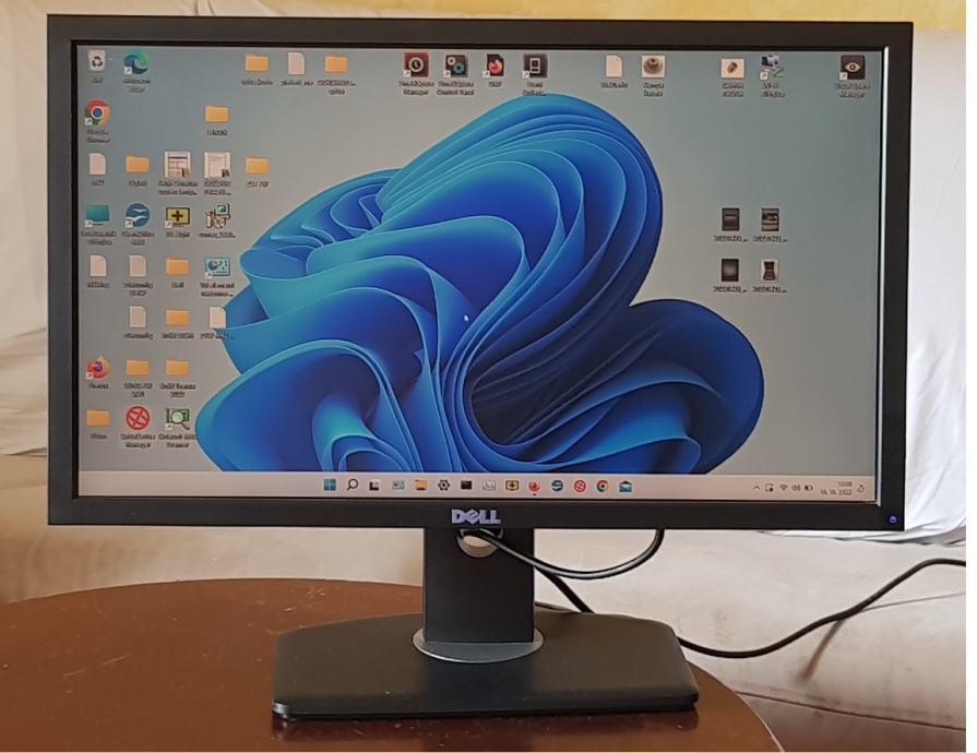 Dell UltraSharp U2311H odličen 23 premium profesionalni monitor