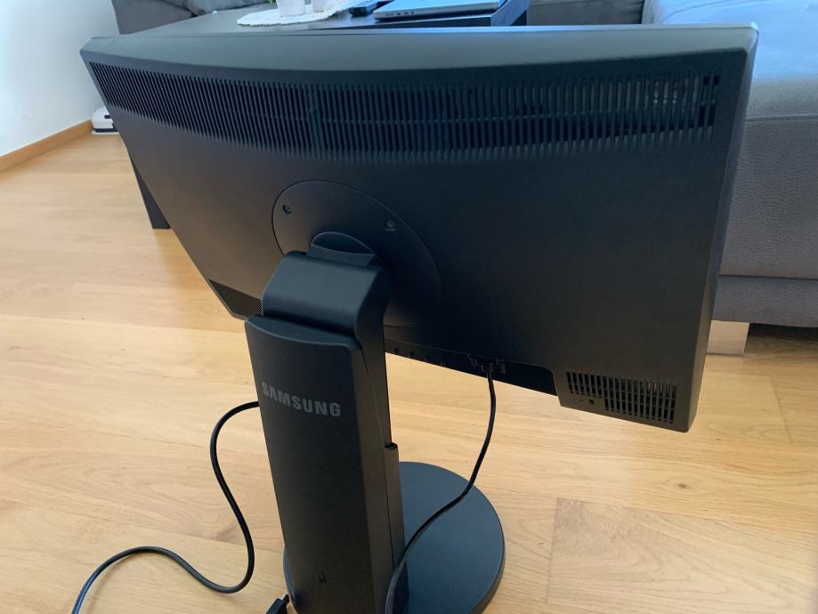 24 pačni HD monitor Samsung Syncmaster 2443BW