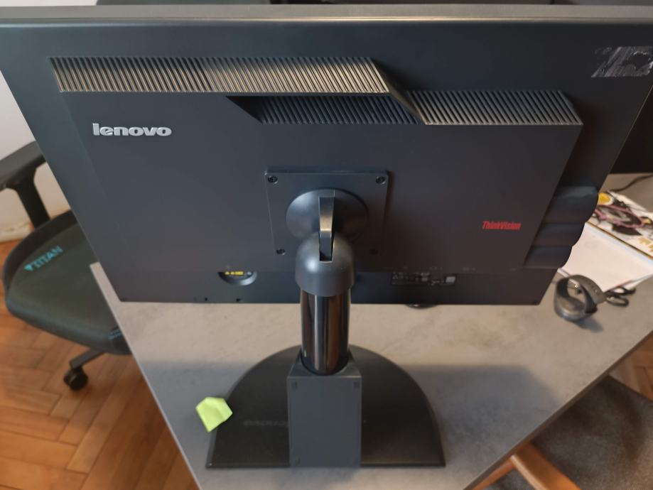 LENOVO LCD monitor 24 LT2452PWC