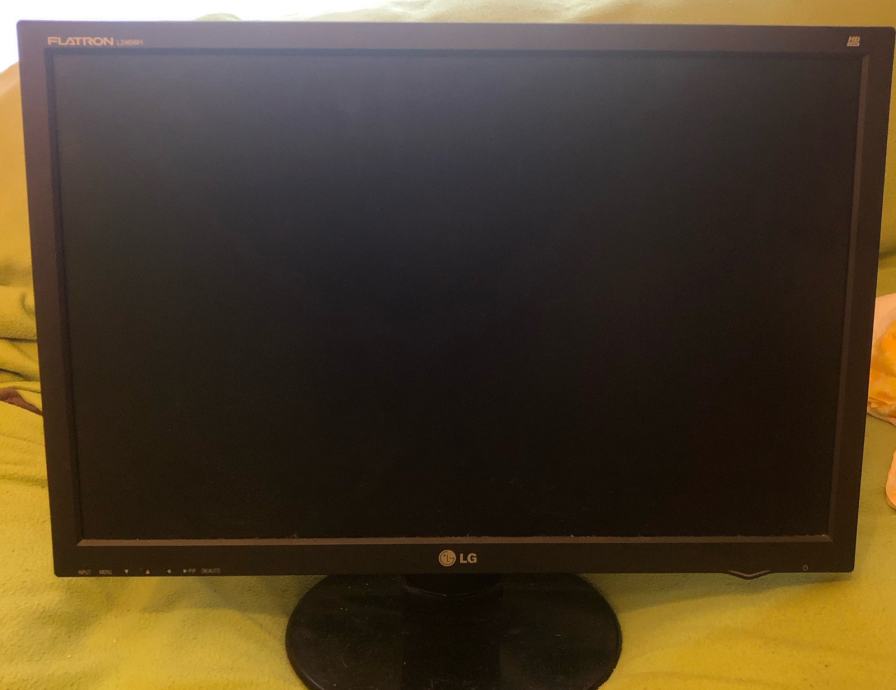 Prodam LG LCD L246WH