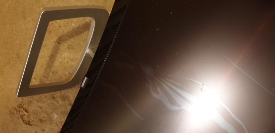 Philips zakrivljen monitor 248E