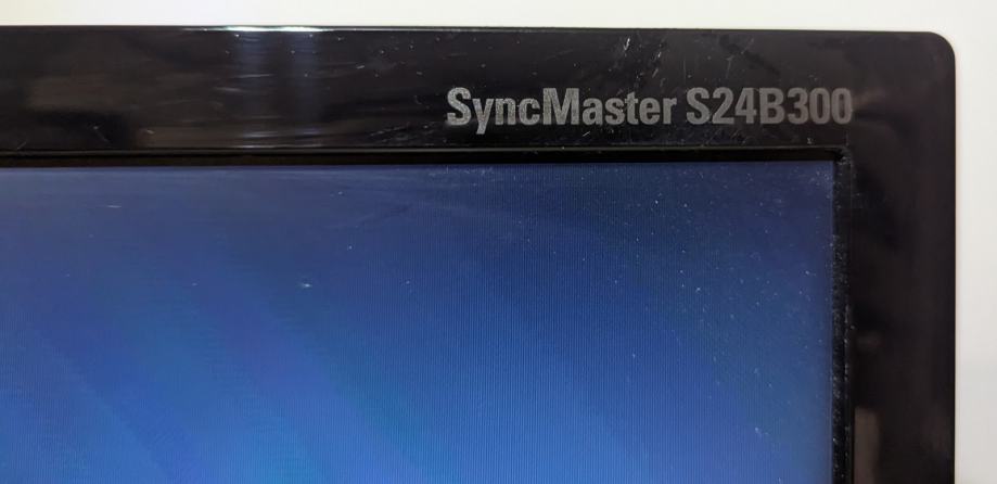 Samsung SyncMaster S24B300 | 24 palčni | LED | 16:9 | 1920x1080