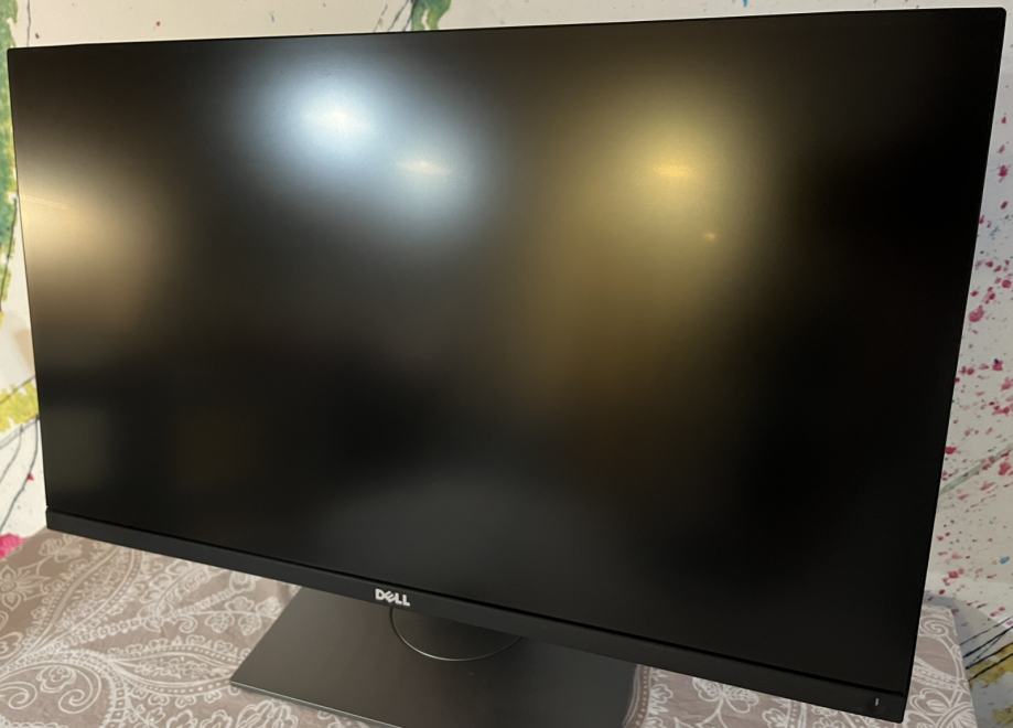 27 Dell UltraSharp UP2716D