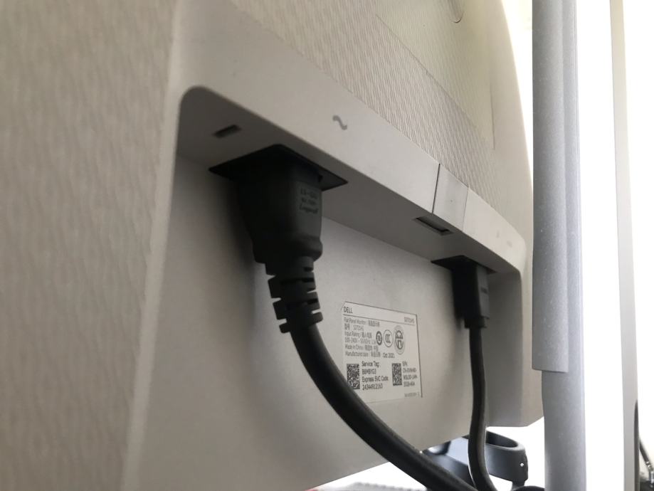 Kot nov monitor DELL S2721HS