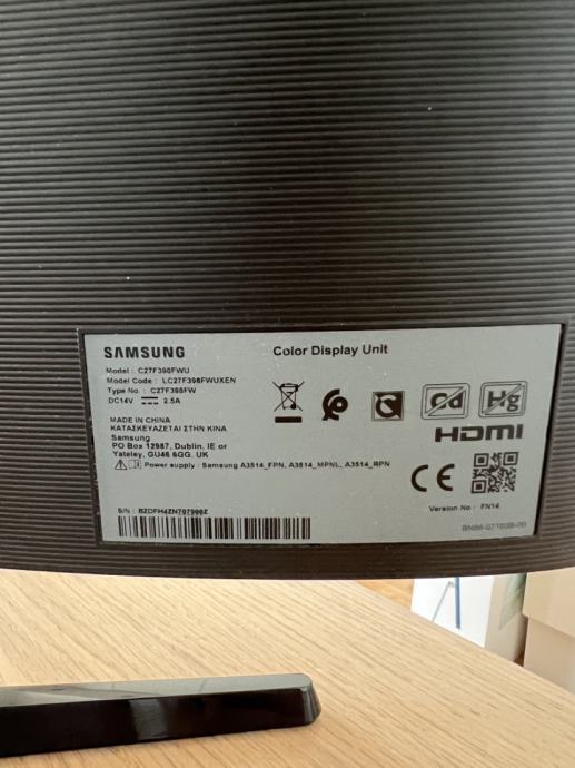 Ukrivljen Samsung monitor/zaslon C27F398FWU